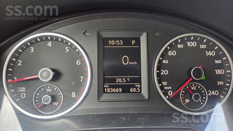 Pelēks Volkswagen Tiguan 2010 Rīga, ar dzinēja tilpumu 2.00 L un nobraukumu 185 tūkst. km par 4450 €, foto 4 vietnē AUTOMOTO.COM.LV