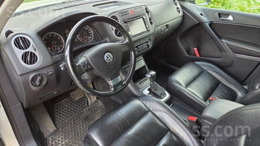 Pelēks Volkswagen Tiguan 2010 Rīga, ar dzinēja tilpumu 2.00 L un nobraukumu 185 tūkst. km par 4450 €, foto 5 vietnē AUTOMOTO.COM.LV