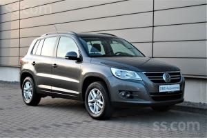 Grey Volkswagen Tiguan 2010 in Ogre, with an engine capacity of 1.60 L and mileage of 208 thousand km for 6995 €, photo  on AUTOMOTO.COM.LV