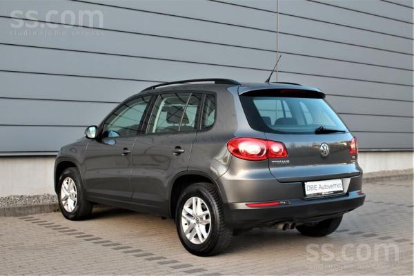 Grey Volkswagen Tiguan 2010 in Ogre, with an engine capacity of 1.60 L and mileage of 208 thousand km for 6995 €, photo 8 on AUTOMOTO.COM.LV