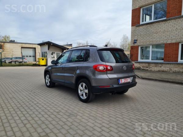Grey Volkswagen Tiguan 2010 in Ogre, with an engine capacity of 1.40 L and mileage of 0 thousand km for 6570 €, photo 7 on AUTOMOTO.COM.LV