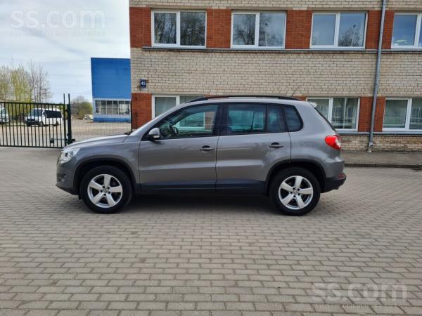 Grey Volkswagen Tiguan 2010 in Ogre, with an engine capacity of 1.40 L and mileage of 0 thousand km for 6570 €, photo 8 on AUTOMOTO.COM.LV