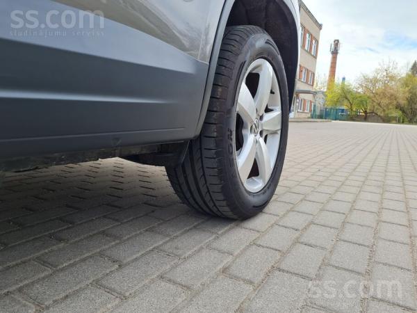 Grey Volkswagen Tiguan 2010 in Ogre, with an engine capacity of 1.40 L and mileage of 0 thousand km for 6570 €, photo 10 on AUTOMOTO.COM.LV