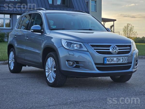 Pelēks Volkswagen Tiguan 2010 Cēsis, ar dzinēja tilpumu 2.00 L un nobraukumu 212 tūkst. km par 6850 €, foto 3 vietnē AUTOMOTO.COM.LV