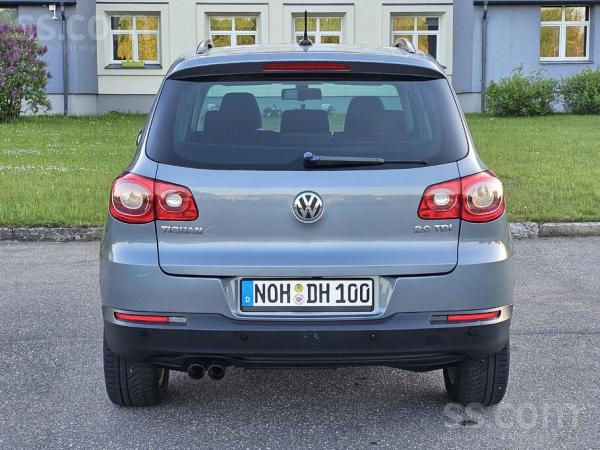 Pelēks Volkswagen Tiguan 2010 Cēsis, ar dzinēja tilpumu 2.00 L un nobraukumu 212 tūkst. km par 6850 €, foto 5 vietnē AUTOMOTO.COM.LV