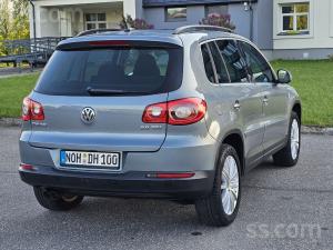 Grey Volkswagen Tiguan 2010 in Cesis, with an engine capacity of 2.00 L and mileage of 212 thousand km for 6850 €, photo 7 on AUTOMOTO.COM.LV