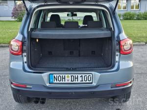 Grey Volkswagen Tiguan 2010 in Cesis, with an engine capacity of 2.00 L and mileage of 212 thousand km for 6850 €, photo 8 on AUTOMOTO.COM.LV