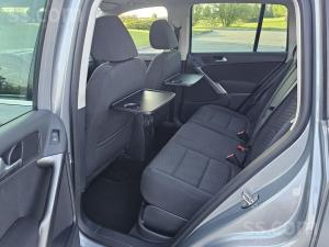 Grey Volkswagen Tiguan 2010 in Cesis, with an engine capacity of 2.00 L and mileage of 212 thousand km for 6850 €, photo 12 on AUTOMOTO.COM.LV