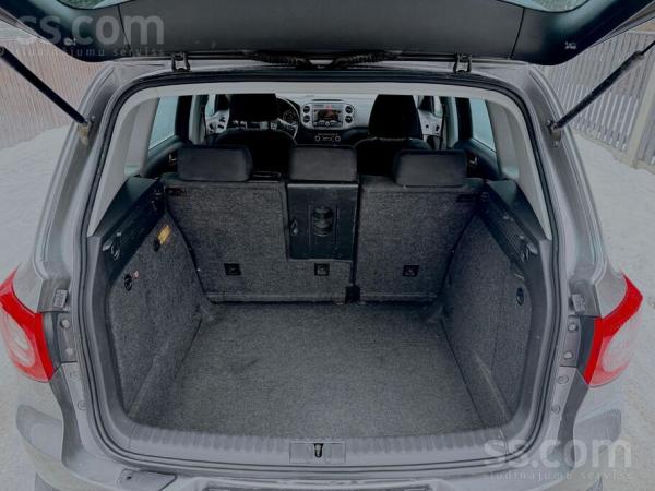 Pelēks Volkswagen Tiguan 2010 Rīga, ar dzinēja tilpumu 2.00 L un nobraukumu 426 tūkst. km par 500 €, foto 9 vietnē AUTOMOTO.COM.LV