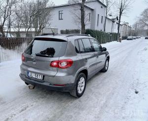 Grey Volkswagen Tiguan 2010 in Riga, with an engine capacity of 2.00 L and mileage of 426 thousand km for 500 €, photo 6 on AUTOMOTO.COM.LV