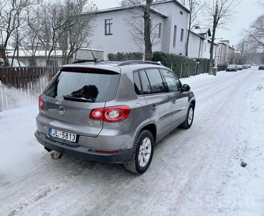 Grey Volkswagen Tiguan 2010 in Riga, with an engine capacity of 2.00 L and mileage of 426 thousand km for 500 €, photo 6 on AUTOMOTO.COM.LV