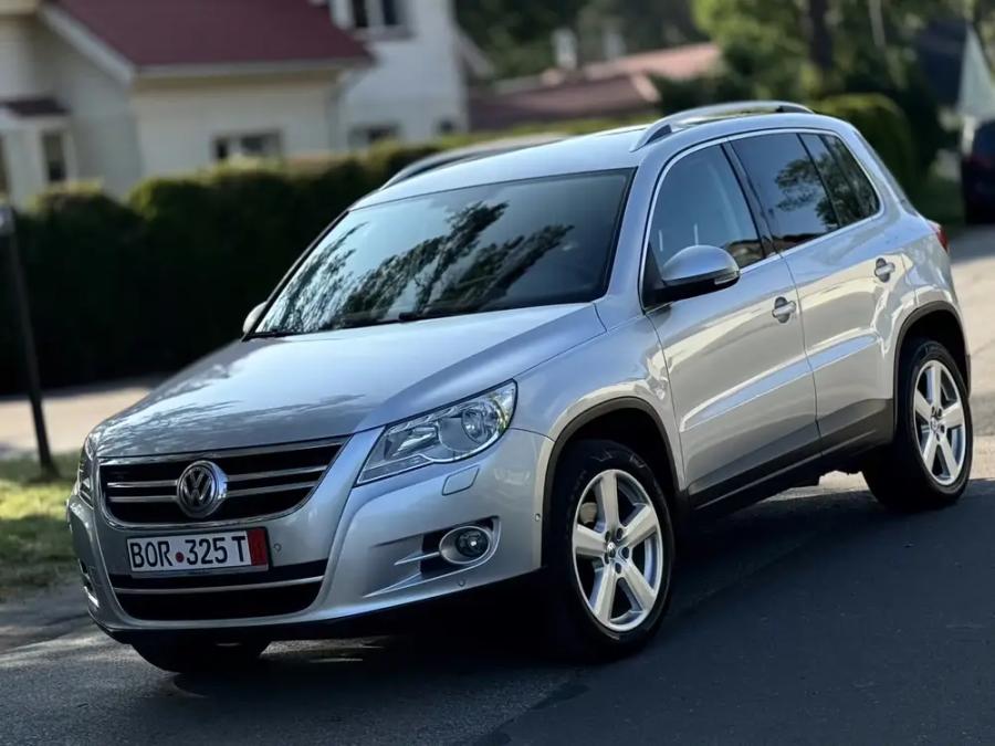 Pelēks Volkswagen Tiguan 2010 Jūrmala, ar dzinēja tilpumu 2.00 L un nobraukumu 212 tūkst. km par 3000 €, foto 1 vietnē AUTOMOTO.COM.LV