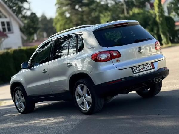 Pelēks Volkswagen Tiguan 2010 Jūrmala, ar dzinēja tilpumu 2.00 L un nobraukumu 212 tūkst. km par 3000 €, foto 4 vietnē AUTOMOTO.COM.LV