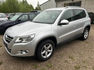 Pelēks Volkswagen Tiguan 2010 Limbaži, ar dzinēja tilpumu 2.00 L un nobraukumu 230 tūkst. km par 8450 €, foto  vietnē AUTOMOTO.COM.LV