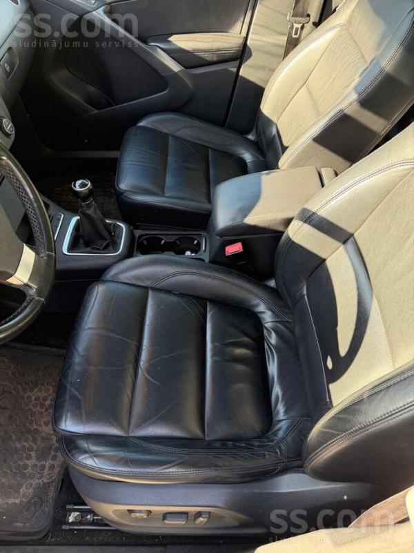 Grey Volkswagen Tiguan 2010 in Riga, with an engine capacity of 2.00 L and mileage of 369 thousand km for 4500 €, photo 5 on AUTOMOTO.COM.LV