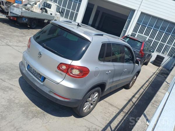 Pelēks Volkswagen Tiguan 2010 Valmiera, ar dzinēja tilpumu 2.00 L un nobraukumu 237 tūkst. km par 5999 €, foto 3 vietnē AUTOMOTO.COM.LV