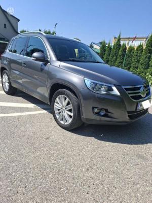 Pelēks Volkswagen Tiguan 2010 Kauņa, ar dzinēja tilpumu 1.39 L un nobraukumu 184 tūkst. km par 6700 €, foto 4 vietnē AUTOMOTO.COM.LV