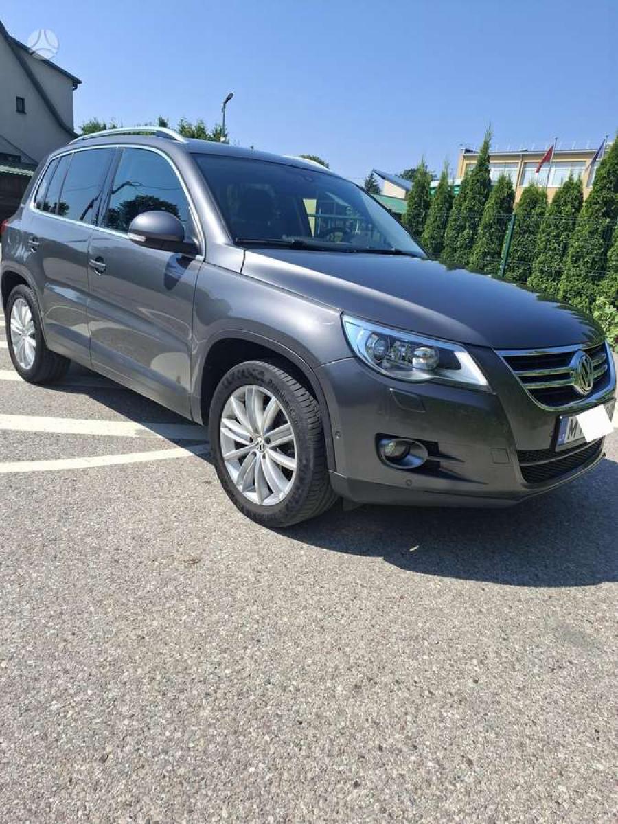 Pelēks Volkswagen Tiguan 2010 Kauņa, ar dzinēja tilpumu 1.39 L un nobraukumu 184 tūkst. km par 6700 €, foto 4 vietnē AUTOMOTO.COM.LV