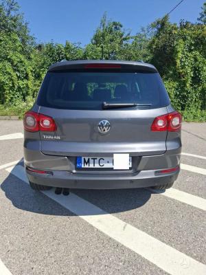 Pelēks Volkswagen Tiguan 2010 Kauņa, ar dzinēja tilpumu 1.39 L un nobraukumu 184 tūkst. km par 6700 €, foto 8 vietnē AUTOMOTO.COM.LV