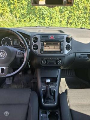 Pelēks Volkswagen Tiguan 2010 Kauņa, ar dzinēja tilpumu 1.39 L un nobraukumu 184 tūkst. km par 6700 €, foto 13 vietnē AUTOMOTO.COM.LV