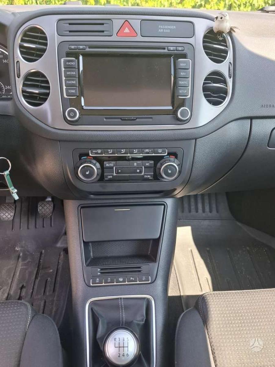 Pelēks Volkswagen Tiguan 2010 Kauņa, ar dzinēja tilpumu 1.39 L un nobraukumu 184 tūkst. km par 6700 €, foto 18 vietnē AUTOMOTO.COM.LV