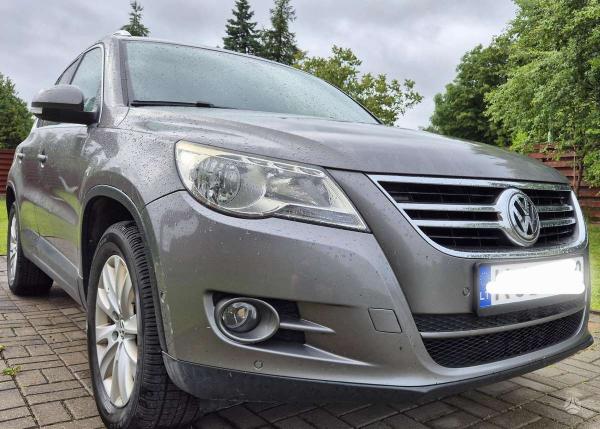Pelēks Volkswagen Tiguan 2010 Mažeikiai, ar dzinēja tilpumu 1.97 L un nobraukumu 297 tūkst. km par 5500 €, foto 1 vietnē AUTOMOTO.COM.LV
