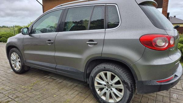 Pelēks Volkswagen Tiguan 2010 Mažeikiai, ar dzinēja tilpumu 1.97 L un nobraukumu 297 tūkst. km par 5500 €, foto 4 vietnē AUTOMOTO.COM.LV