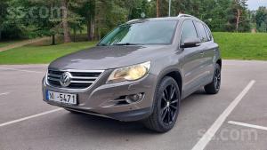 Pelēks Volkswagen Tiguan 2010 Alūksne, ar dzinēja tilpumu 2.00 L un nobraukumu 0 tūkst. km par 5200 €, foto 3 vietnē AUTOMOTO.COM.LV