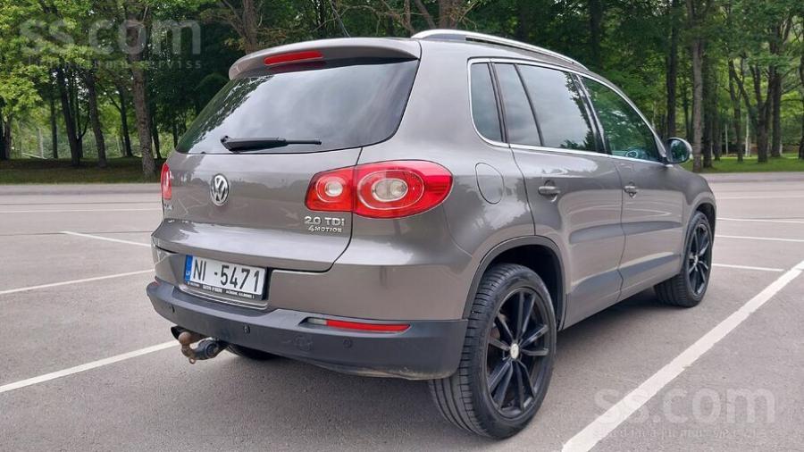 Pelēks Volkswagen Tiguan 2010 Alūksne, ar dzinēja tilpumu 2.00 L un nobraukumu 0 tūkst. km par 5200 €, foto 6 vietnē AUTOMOTO.COM.LV