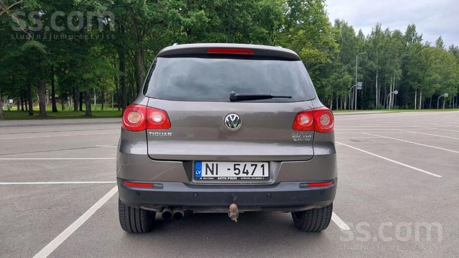 Pelēks Volkswagen Tiguan 2010 Alūksne, ar dzinēja tilpumu 2.00 L un nobraukumu 0 tūkst. km par 5200 €, foto 8 vietnē AUTOMOTO.COM.LV