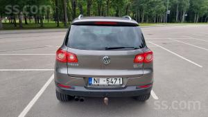 Pelēks Volkswagen Tiguan 2010 Alūksne, ar dzinēja tilpumu 2.00 L un nobraukumu 0 tūkst. km par 5200 €, foto 9 vietnē AUTOMOTO.COM.LV