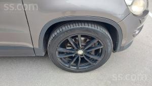 Pelēks Volkswagen Tiguan 2010 Alūksne, ar dzinēja tilpumu 2.00 L un nobraukumu 0 tūkst. km par 5200 €, foto 12 vietnē AUTOMOTO.COM.LV