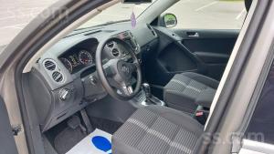 Pelēks Volkswagen Tiguan 2010 Alūksne, ar dzinēja tilpumu 2.00 L un nobraukumu 0 tūkst. km par 5200 €, foto 15 vietnē AUTOMOTO.COM.LV
