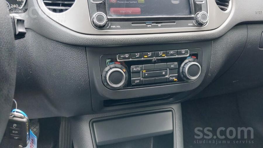 Pelēks Volkswagen Tiguan 2010 Alūksne, ar dzinēja tilpumu 2.00 L un nobraukumu 0 tūkst. km par 5200 €, foto 19 vietnē AUTOMOTO.COM.LV