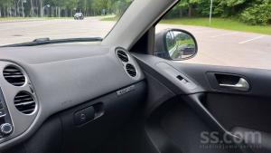 Pelēks Volkswagen Tiguan 2010 Alūksne, ar dzinēja tilpumu 2.00 L un nobraukumu 0 tūkst. km par 5200 €, foto 22 vietnē AUTOMOTO.COM.LV