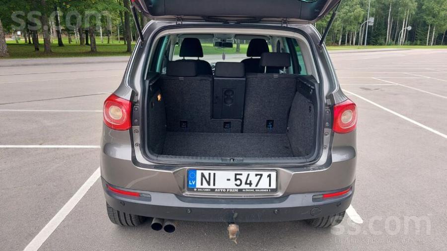 Pelēks Volkswagen Tiguan 2010 Alūksne, ar dzinēja tilpumu 2.00 L un nobraukumu 0 tūkst. km par 5200 €, foto 27 vietnē AUTOMOTO.COM.LV