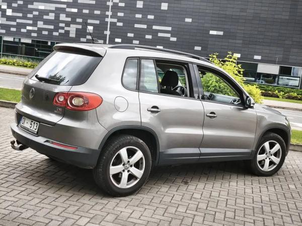 Pelēks Volkswagen Tiguan 2010 Jelgava, ar dzinēja tilpumu 1.40 L un nobraukumu 218 tūkst. km par 5490 €, foto 6 vietnē AUTOMOTO.COM.LV