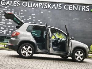 Grey Volkswagen Tiguan 2010 in Jelgava, with an engine capacity of 1.40 L and mileage of 218 thousand km for 5490 €, photo 11 on AUTOMOTO.COM.LV