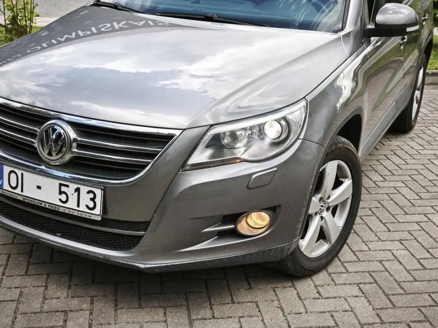 Grey Volkswagen Tiguan 2010 in Jelgava, with an engine capacity of 1.40 L and mileage of 218 thousand km for 5490 €, photo 12 on AUTOMOTO.COM.LV