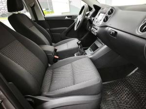 Grey Volkswagen Tiguan 2010 in Jelgava, with an engine capacity of 1.40 L and mileage of 218 thousand km for 5490 €, photo 15 on AUTOMOTO.COM.LV
