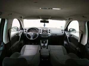 Grey Volkswagen Tiguan 2010 in Jelgava, with an engine capacity of 1.40 L and mileage of 218 thousand km for 5490 €, photo 16 on AUTOMOTO.COM.LV