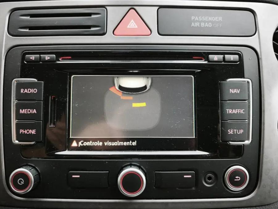 Grey Volkswagen Tiguan 2010 in Jelgava, with an engine capacity of 1.40 L and mileage of 218 thousand km for 5490 €, photo 19 on AUTOMOTO.COM.LV