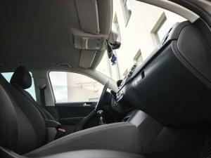 Grey Volkswagen Tiguan 2010 in Jelgava, with an engine capacity of 1.40 L and mileage of 218 thousand km for 5490 €, photo 22 on AUTOMOTO.COM.LV