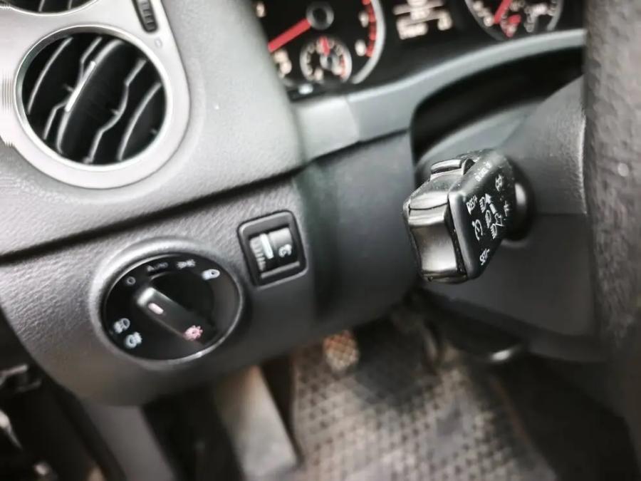 Grey Volkswagen Tiguan 2010 in Jelgava, with an engine capacity of 1.40 L and mileage of 218 thousand km for 5490 €, photo 23 on AUTOMOTO.COM.LV