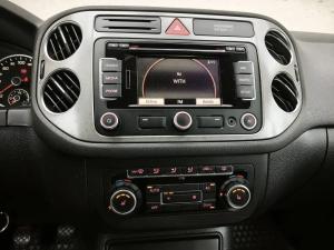 Grey Volkswagen Tiguan 2010 in Jelgava, with an engine capacity of 1.40 L and mileage of 218 thousand km for 5490 €, photo 24 on AUTOMOTO.COM.LV