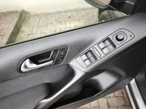 Grey Volkswagen Tiguan 2010 in Jelgava, with an engine capacity of 1.40 L and mileage of 218 thousand km for 5490 €, photo 27 on AUTOMOTO.COM.LV