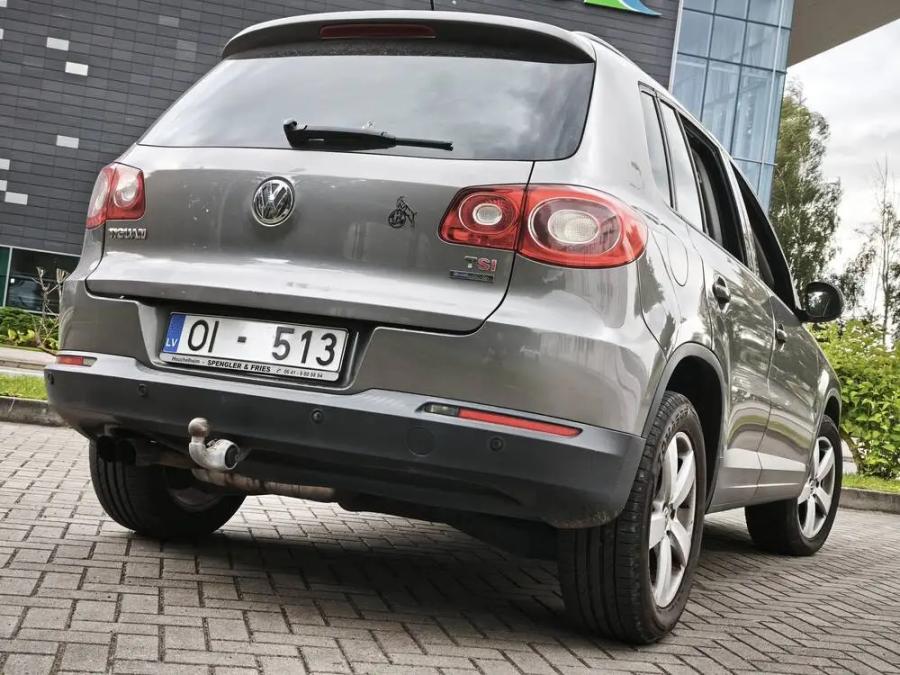 Grey Volkswagen Tiguan 2010 in Jelgava, with an engine capacity of 1.40 L and mileage of 218 thousand km for 5490 €, photo 35 on AUTOMOTO.COM.LV