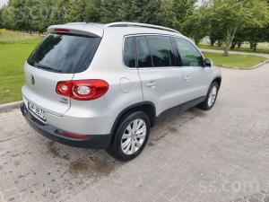 Pelēks Volkswagen Tiguan 2010 Liepāja, ar dzinēja tilpumu 1.40 L un nobraukumu 153 tūkst. km par 5950 €, foto 4 vietnē AUTOMOTO.COM.LV