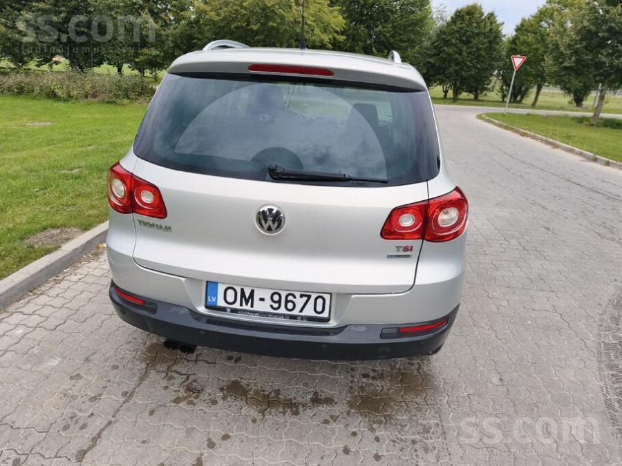 Pelēks Volkswagen Tiguan 2010 Liepāja, ar dzinēja tilpumu 1.40 L un nobraukumu 153 tūkst. km par 5950 €, foto 5 vietnē AUTOMOTO.COM.LV