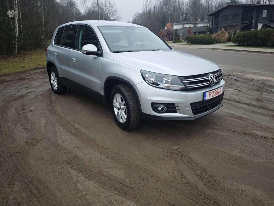 Grey Volkswagen Tiguan 2011 in Vilnius, with an engine capacity of 1.97 L and mileage of 222 thousand km for 7650 €, photo 4 on AUTOMOTO.COM.LV